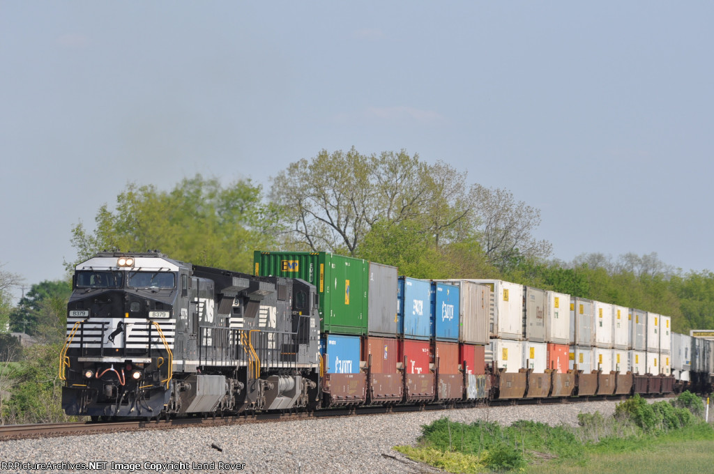 NS 8379 On NS 282 Westbound